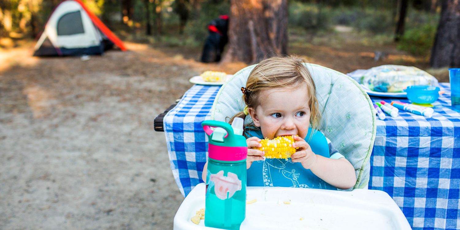 Eight stress-busting tips for feeding your baby on holiday - Which?