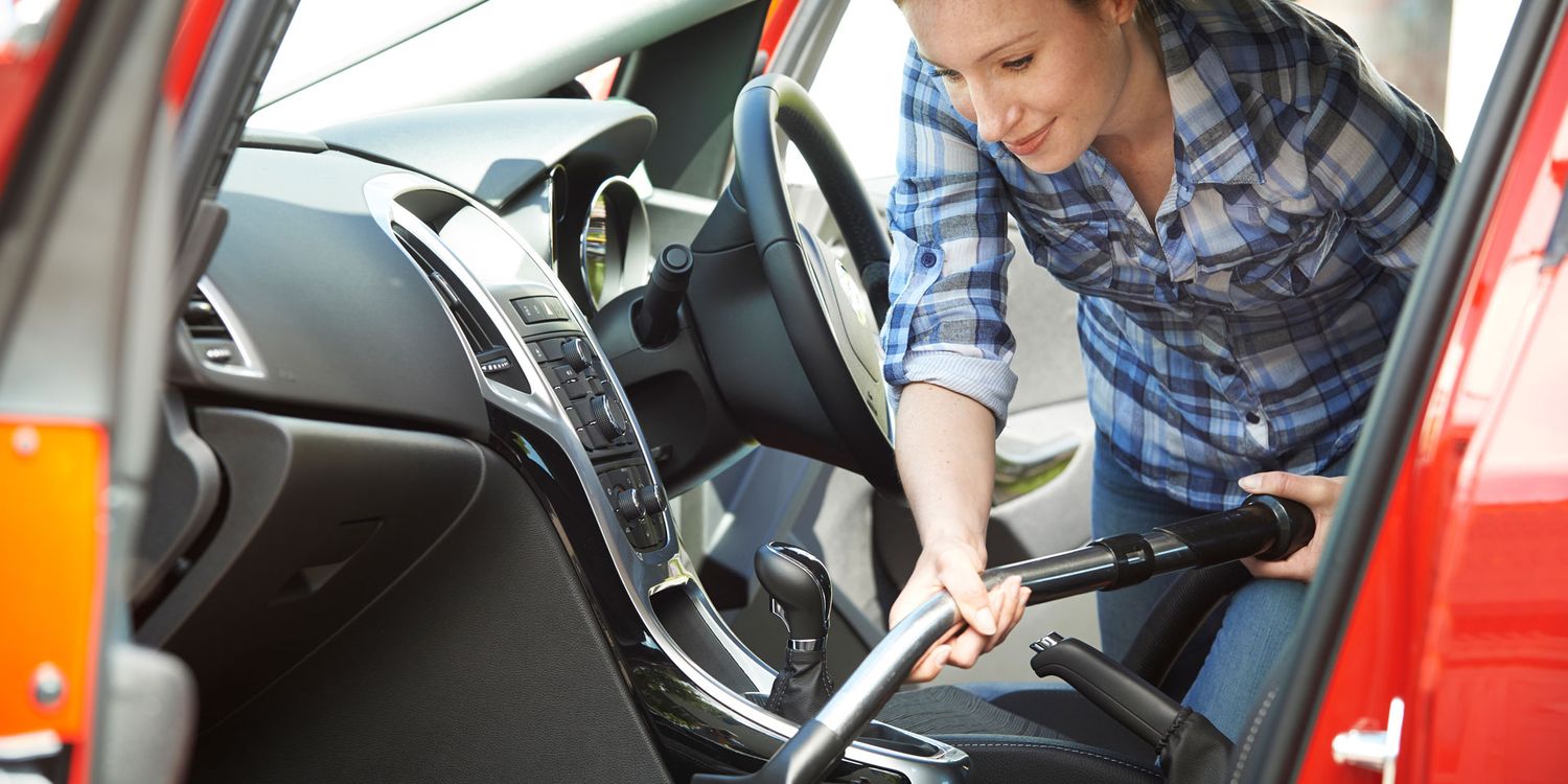 7 tips for cleaning the inside of your car (and what not to do) - Which?