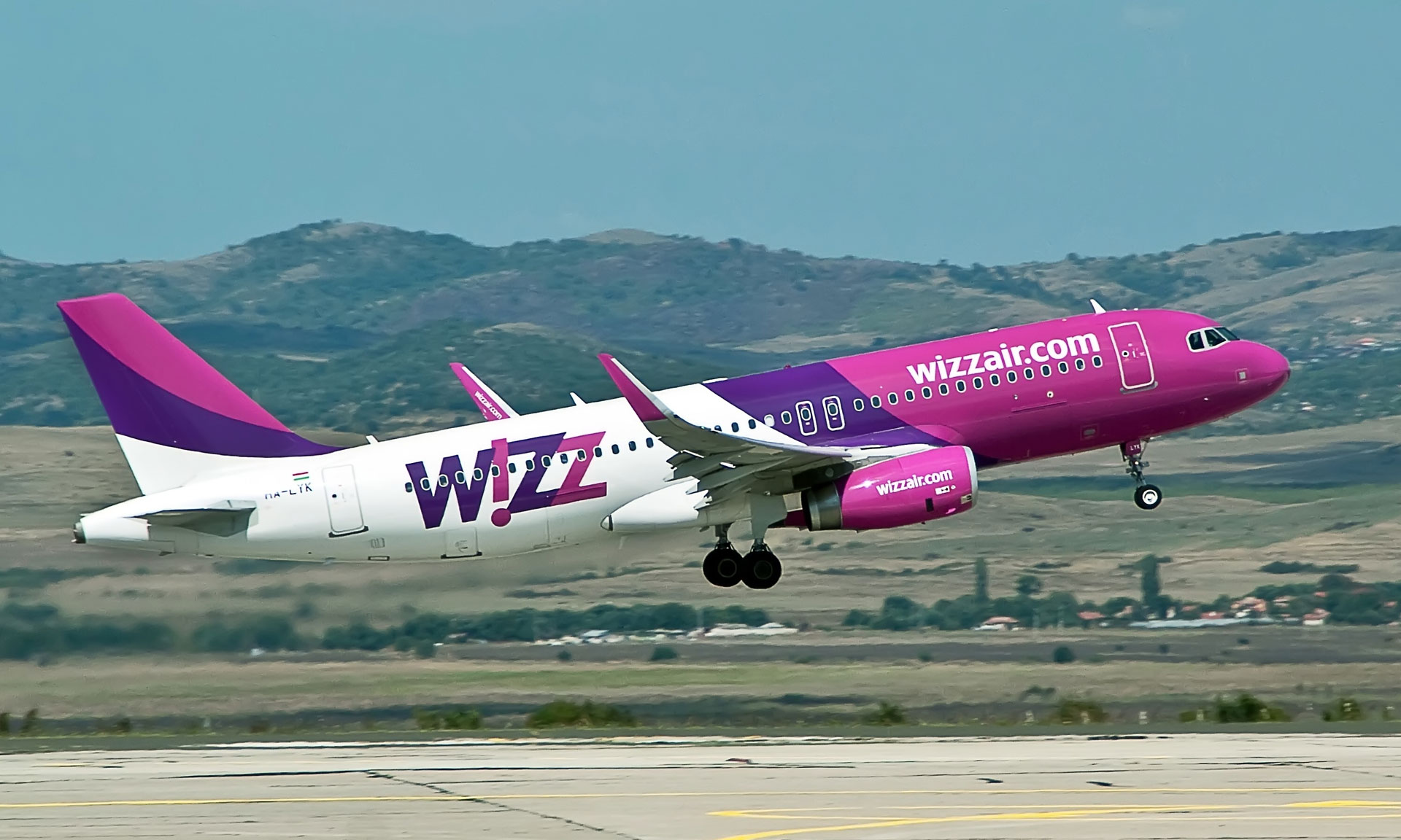 Wizz Air Told To Pay Passengers Hit By Last Year s Summer Of Chaos